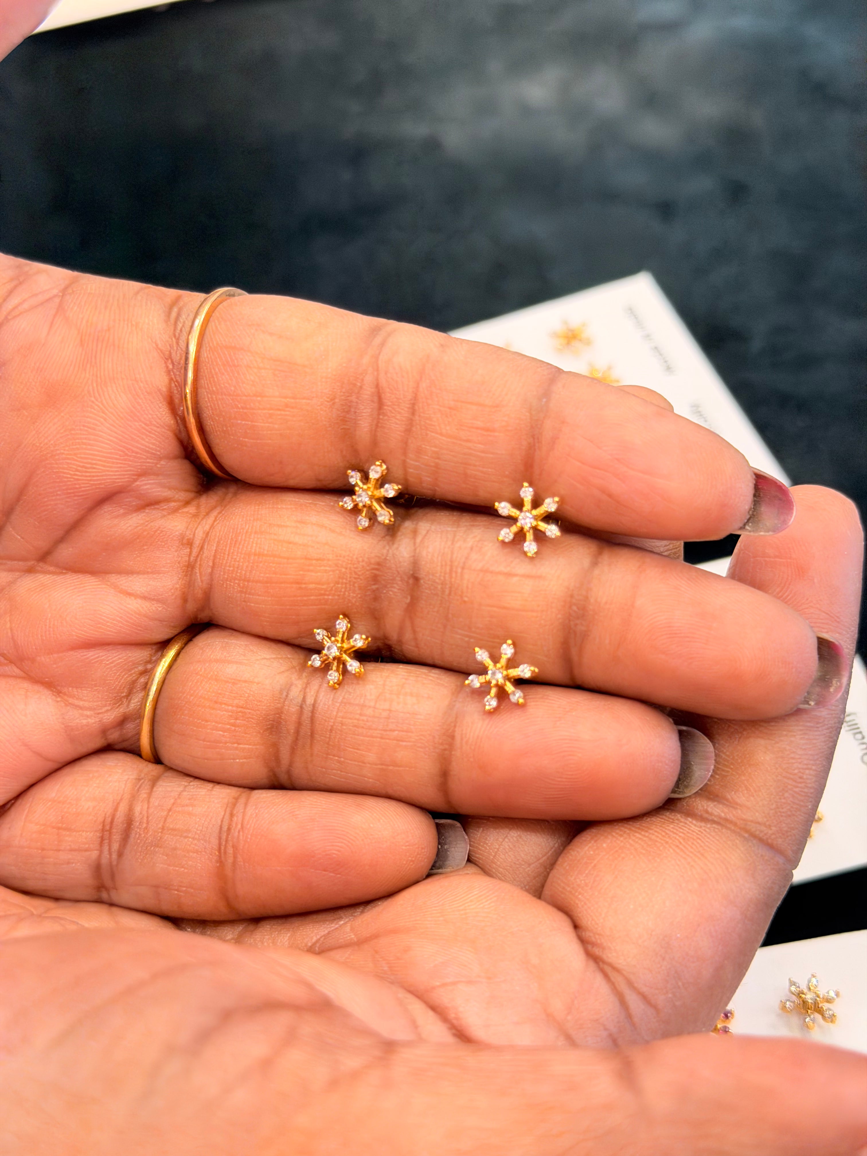 Classic Gold Elegance Nose Pin – mmprince